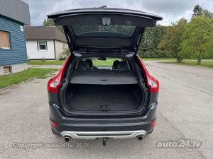Grey Volvo XC60 2012 in Rapla, with an engine capacity of 2.40 L and mileage of 310 thousand km for 10900 €, photo 17 on AUTOMOTO.COM.LV