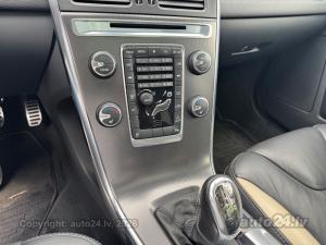 Grey Volvo XC60 2012 in Rapla, with an engine capacity of 2.40 L and mileage of 310 thousand km for 10900 €, photo 18 on AUTOMOTO.COM.LV