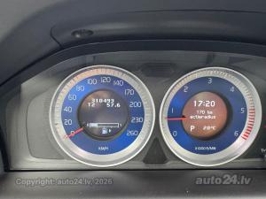 Grey Volvo XC60 2012 in Rapla, with an engine capacity of 2.40 L and mileage of 310 thousand km for 10900 €, photo 19 on AUTOMOTO.COM.LV