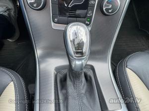 Grey Volvo XC60 2012 in Rapla, with an engine capacity of 2.40 L and mileage of 310 thousand km for 10900 €, photo 20 on AUTOMOTO.COM.LV