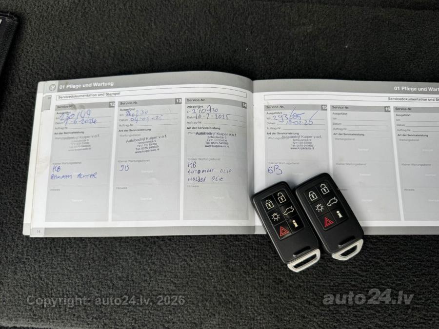 Grey Volvo XC60 2012 in Rapla, with an engine capacity of 2.40 L and mileage of 310 thousand km for 10900 €, photo 28 on AUTOMOTO.COM.LV