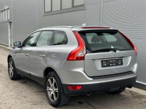 Grey Volvo XC60 2012 in Utena, with an engine capacity of 2.40 L and mileage of 302 thousand km for 9190 €, photo 7 on AUTOMOTO.COM.LV