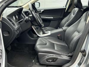 Grey Volvo XC60 2012 in Utena, with an engine capacity of 2.40 L and mileage of 302 thousand km for 9190 €, photo 10 on AUTOMOTO.COM.LV