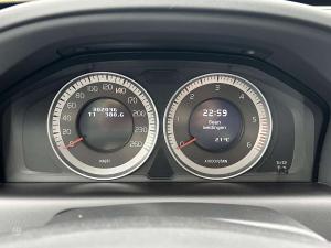 Grey Volvo XC60 2012 in Utena, with an engine capacity of 2.40 L and mileage of 302 thousand km for 9190 €, photo 12 on AUTOMOTO.COM.LV