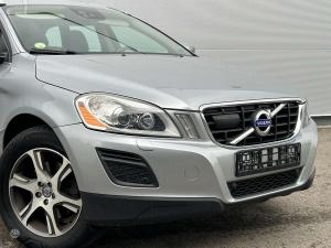 Grey Volvo XC60 2012 in Utena, with an engine capacity of 2.40 L and mileage of 302 thousand km for 9190 €, photo 18 on AUTOMOTO.COM.LV