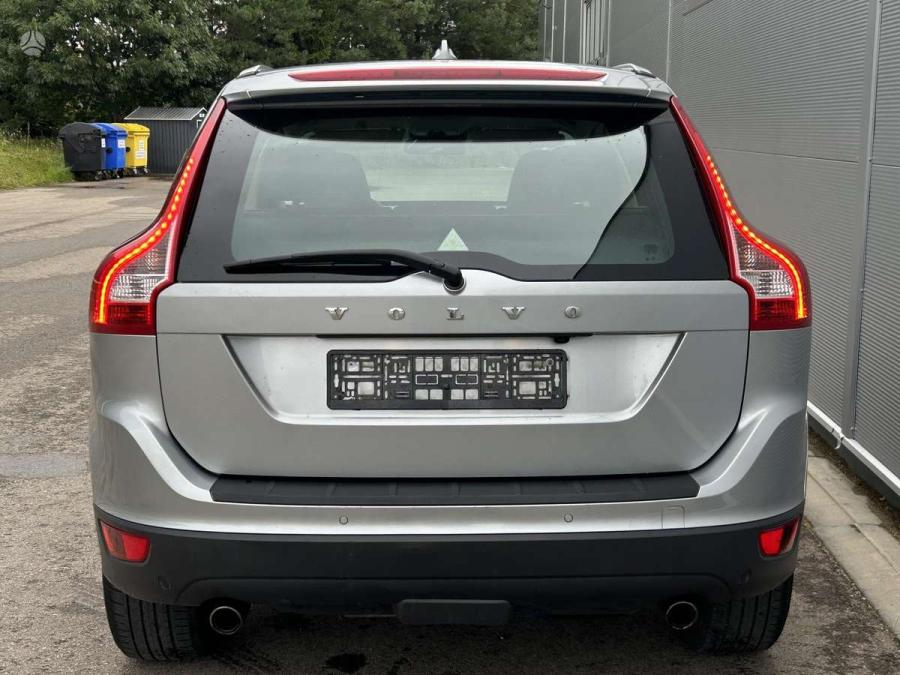 Grey Volvo XC60 2012 in Utena, with an engine capacity of 2.40 L and mileage of 302 thousand km for 9190 €, photo 21 on AUTOMOTO.COM.LV