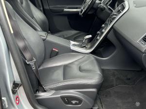 Grey Volvo XC60 2012 in Utena, with an engine capacity of 2.40 L and mileage of 302 thousand km for 9190 €, photo 23 on AUTOMOTO.COM.LV