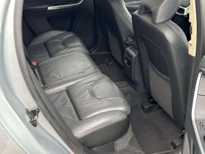 Grey Volvo XC60 2012 in Utena, with an engine capacity of 2.40 L and mileage of 302 thousand km for 9190 €, photo 24 on AUTOMOTO.COM.LV
