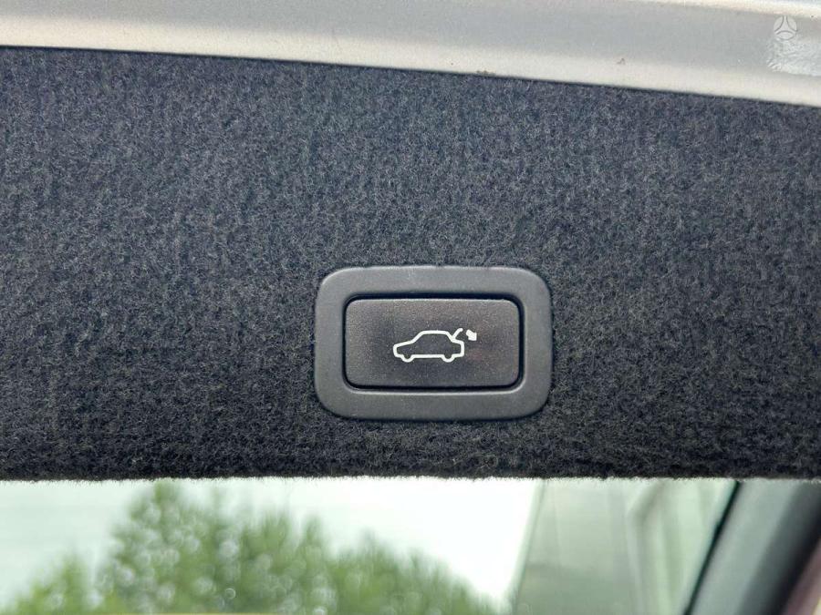 Grey Volvo XC60 2012 in Utena, with an engine capacity of 2.40 L and mileage of 302 thousand km for 9190 €, photo 27 on AUTOMOTO.COM.LV