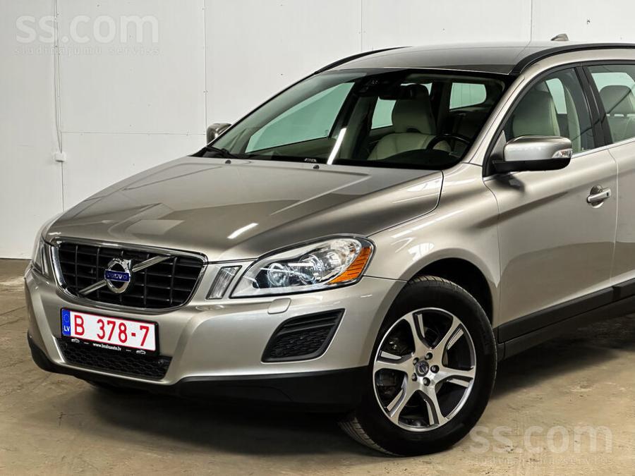 Grey Volvo XC60 2012 in Jurmala, with an engine capacity of 2.40 L and mileage of 345 thousand km for 9950 €, photo 3 on AUTOMOTO.COM.LV