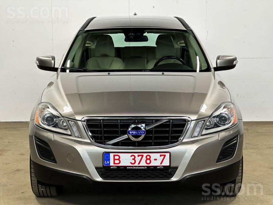 Grey Volvo XC60 2012 in Jurmala, with an engine capacity of 2.40 L and mileage of 345 thousand km for 9950 €, photo 6 on AUTOMOTO.COM.LV