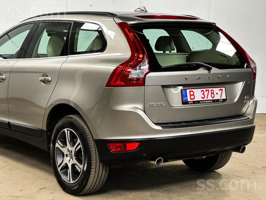 Grey Volvo XC60 2012 in Jurmala, with an engine capacity of 2.40 L and mileage of 345 thousand km for 9950 €, photo 8 on AUTOMOTO.COM.LV