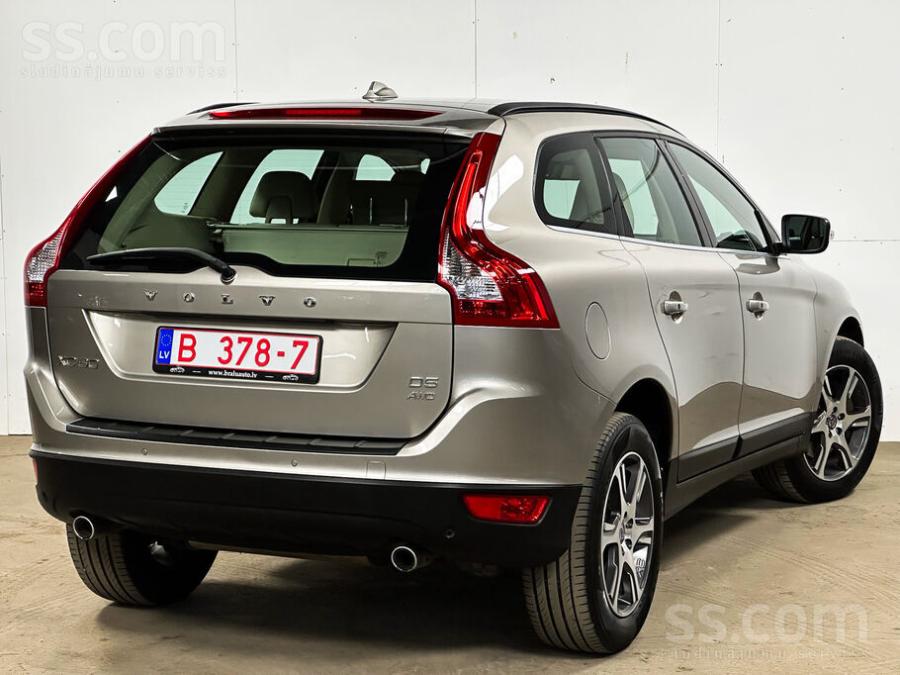 Grey Volvo XC60 2012 in Jurmala, with an engine capacity of 2.40 L and mileage of 345 thousand km for 9950 €, photo 9 on AUTOMOTO.COM.LV