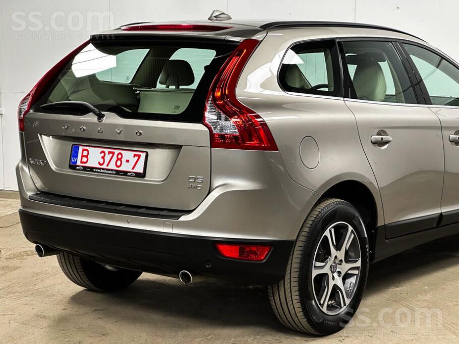 Grey Volvo XC60 2012 in Jurmala, with an engine capacity of 2.40 L and mileage of 345 thousand km for 9950 €, photo 10 on AUTOMOTO.COM.LV