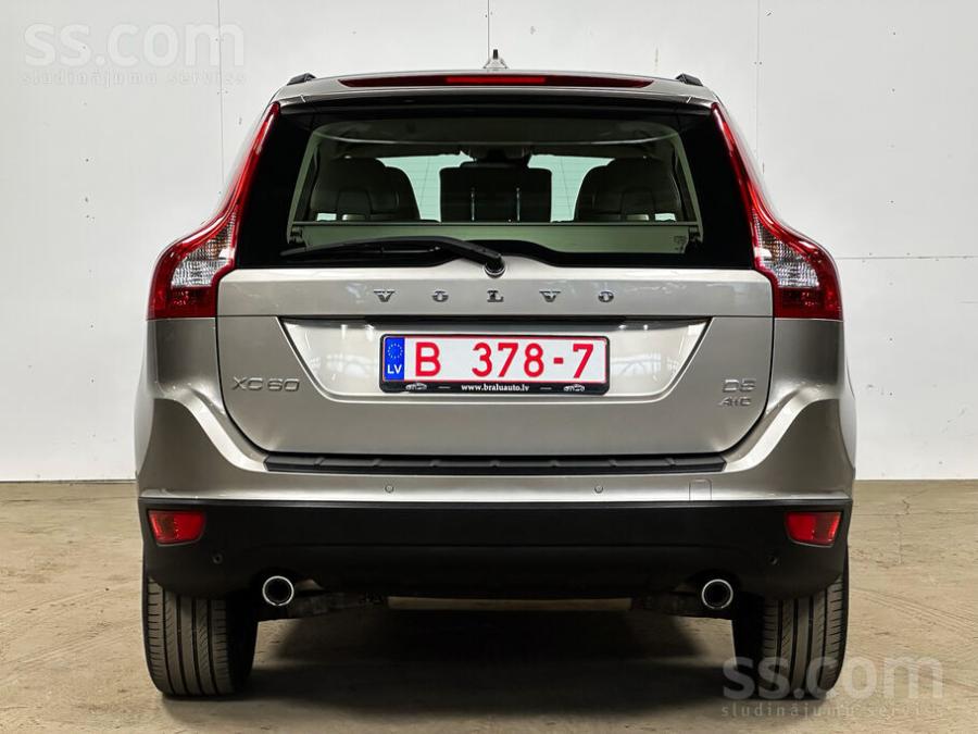 Grey Volvo XC60 2012 in Jurmala, with an engine capacity of 2.40 L and mileage of 345 thousand km for 9950 €, photo 11 on AUTOMOTO.COM.LV
