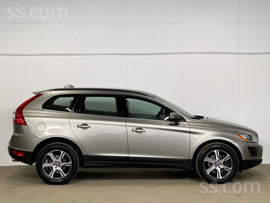 Grey Volvo XC60 2012 in Jurmala, with an engine capacity of 2.40 L and mileage of 345 thousand km for 9950 €, photo 12 on AUTOMOTO.COM.LV