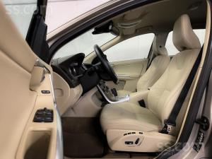 Grey Volvo XC60 2012 in Jurmala, with an engine capacity of 2.40 L and mileage of 345 thousand km for 9950 €, photo 14 on AUTOMOTO.COM.LV