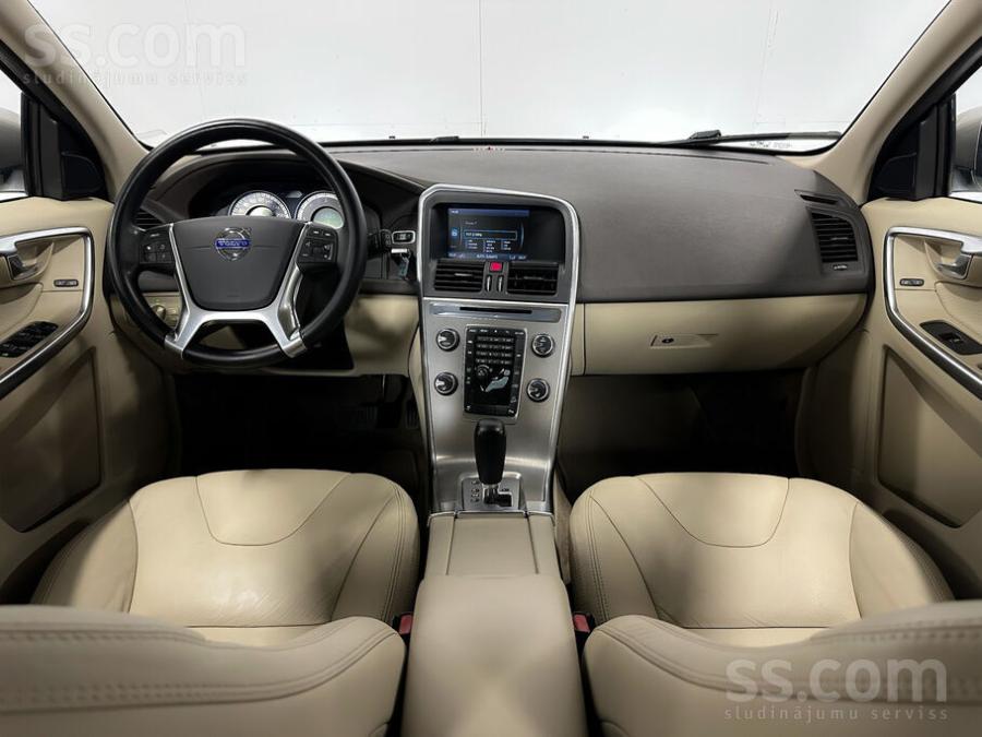 Grey Volvo XC60 2012 in Jurmala, with an engine capacity of 2.40 L and mileage of 345 thousand km for 9950 €, photo 16 on AUTOMOTO.COM.LV