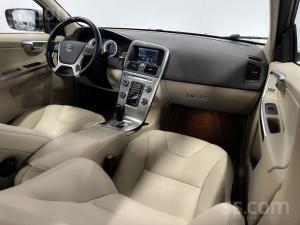 Grey Volvo XC60 2012 in Jurmala, with an engine capacity of 2.40 L and mileage of 345 thousand km for 9950 €, photo 19 on AUTOMOTO.COM.LV