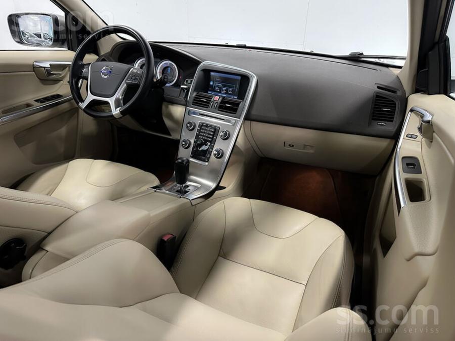 Grey Volvo XC60 2012 in Jurmala, with an engine capacity of 2.40 L and mileage of 345 thousand km for 9950 €, photo 19 on AUTOMOTO.COM.LV