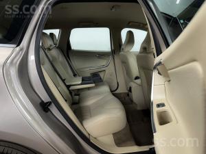 Grey Volvo XC60 2012 in Jurmala, with an engine capacity of 2.40 L and mileage of 345 thousand km for 9950 €, photo 21 on AUTOMOTO.COM.LV