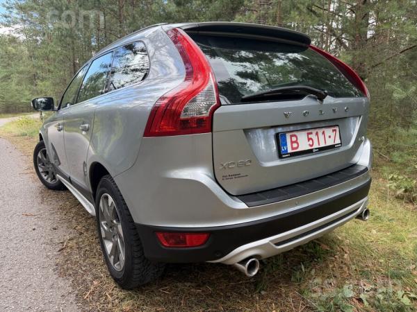 Grey Volvo XC60 2012 in Daugavpils, with an engine capacity of 2.00 L and mileage of 0 thousand km for 9800 €, photo 4 on AUTOMOTO.COM.LV