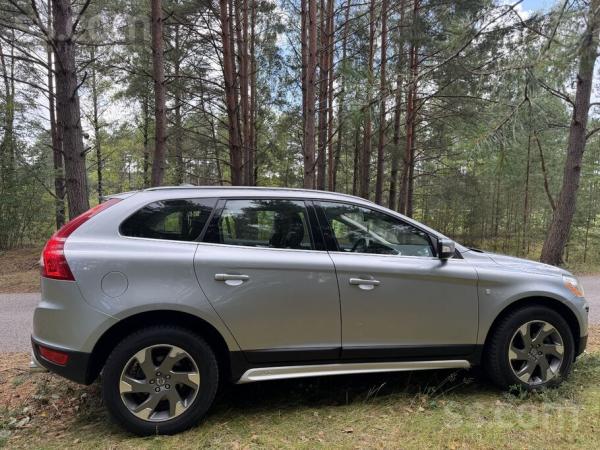 Grey Volvo XC60 2012 in Daugavpils, with an engine capacity of 2.00 L and mileage of 0 thousand km for 9800 €, photo 8 on AUTOMOTO.COM.LV