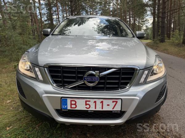 Grey Volvo XC60 2012 in Daugavpils, with an engine capacity of 2.00 L and mileage of 0 thousand km for 9800 €, photo 10 on AUTOMOTO.COM.LV