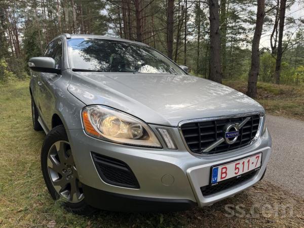 Grey Volvo XC60 2012 in Daugavpils, with an engine capacity of 2.00 L and mileage of 0 thousand km for 9800 €, photo 9 on AUTOMOTO.COM.LV