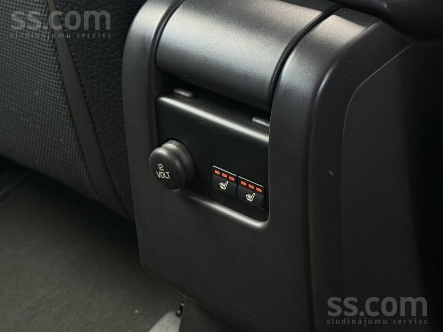 Grey Volvo XC60 2012 in Rezekne, with an engine capacity of 2.00 L and mileage of 261 thousand km for 7990 €, photo 19 on AUTOMOTO.COM.LV