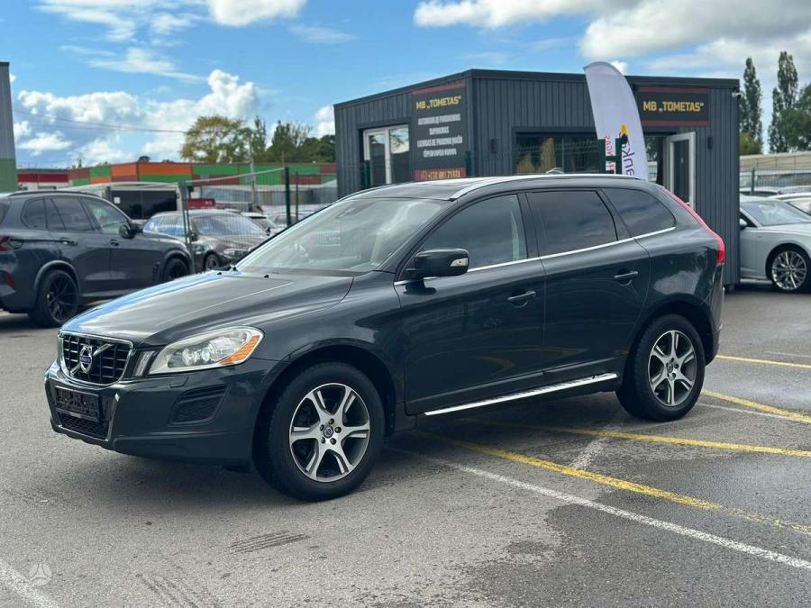 Pelēks Volvo XC60 2012 Klaipėda, ar dzinēja tilpumu 2.40 L un nobraukumu 252 tūkst. km par 10900 €, foto 1 vietnē AUTOMOTO.COM.LV