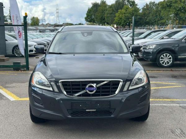 Grey Volvo XC60 2012 in Klaipeda, with an engine capacity of 2.40 L and mileage of 252 thousand km for 10900 €, photo 4 on AUTOMOTO.COM.LV