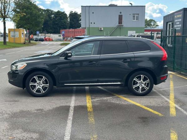 Grey Volvo XC60 2012 in Klaipeda, with an engine capacity of 2.40 L and mileage of 252 thousand km for 10900 €, photo 7 on AUTOMOTO.COM.LV