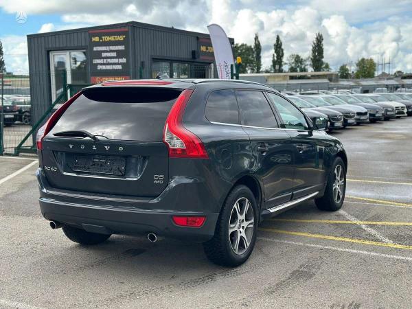 Grey Volvo XC60 2012 in Klaipeda, with an engine capacity of 2.40 L and mileage of 252 thousand km for 10900 €, photo 10 on AUTOMOTO.COM.LV