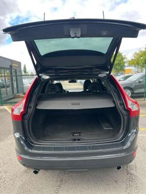Pelēks Volvo XC60 2012 Klaipėda, ar dzinēja tilpumu 2.40 L un nobraukumu 252 tūkst. km par 10900 €, foto 13 vietnē AUTOMOTO.COM.LV