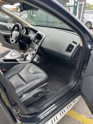 Pelēks Volvo XC60 2012 Klaipėda, ar dzinēja tilpumu 2.40 L un nobraukumu 252 tūkst. km par 10900 €, foto 15 vietnē AUTOMOTO.COM.LV