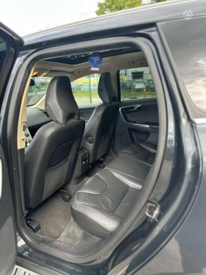 Pelēks Volvo XC60 2012 Klaipėda, ar dzinēja tilpumu 2.40 L un nobraukumu 252 tūkst. km par 10900 €, foto 16 vietnē AUTOMOTO.COM.LV