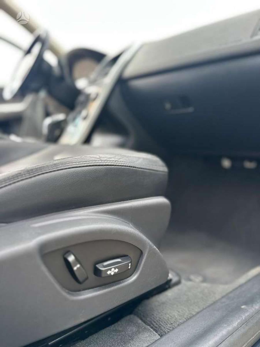 Pelēks Volvo XC60 2012 Klaipėda, ar dzinēja tilpumu 2.40 L un nobraukumu 252 tūkst. km par 10900 €, foto 17 vietnē AUTOMOTO.COM.LV