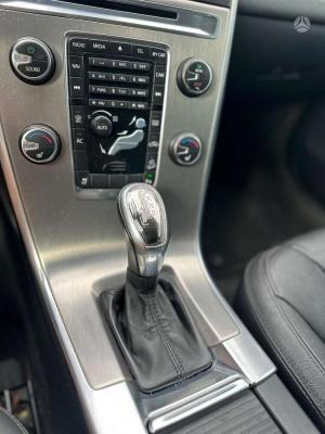 Pelēks Volvo XC60 2012 Klaipėda, ar dzinēja tilpumu 2.40 L un nobraukumu 252 tūkst. km par 10900 €, foto 19 vietnē AUTOMOTO.COM.LV