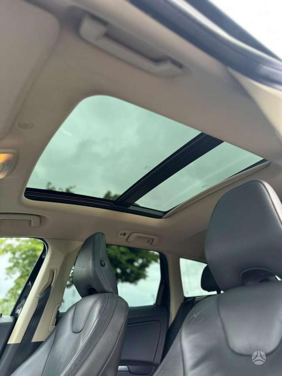 Pelēks Volvo XC60 2012 Klaipėda, ar dzinēja tilpumu 2.40 L un nobraukumu 252 tūkst. km par 10900 €, foto 21 vietnē AUTOMOTO.COM.LV