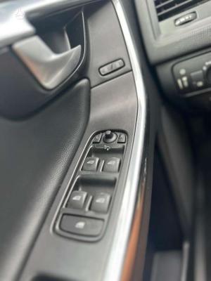Pelēks Volvo XC60 2012 Klaipėda, ar dzinēja tilpumu 2.40 L un nobraukumu 252 tūkst. km par 10900 €, foto 24 vietnē AUTOMOTO.COM.LV