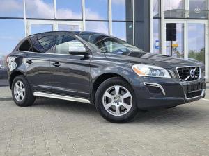 Pelēks Volvo XC60 2012 Viļņa, ar dzinēja tilpumu 2.40 L un nobraukumu 255 tūkst. km par 9700 €, foto  vietnē AUTOMOTO.COM.LV
