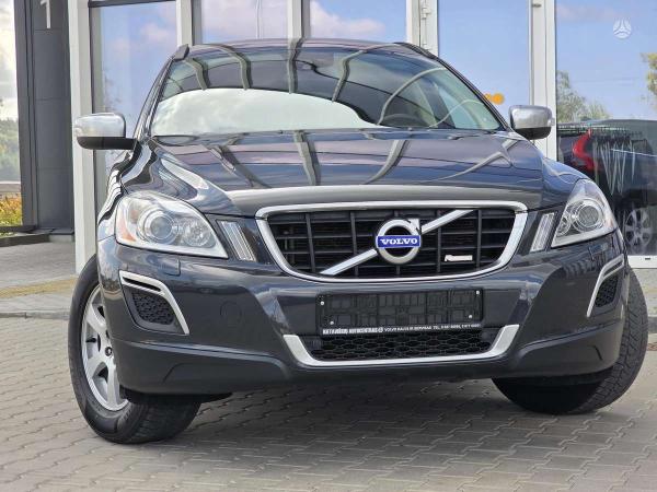 Volvo XC60 2012 in Vilnius on AUTOMOTO.COM.LV Grey Volvo XC60 2012 in Vilnius, with an engine capacity of 2.40 L and mileage of 255 thousand km for 9700 €, photo 3 on AUTOMOTO.COM.LV