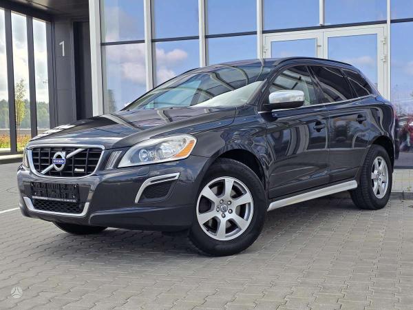 Volvo XC60 2012 in Vilnius on AUTOMOTO.COM.LV Grey Volvo XC60 2012 in Vilnius, with an engine capacity of 2.40 L and mileage of 255 thousand km for 9700 €, photo 4 on AUTOMOTO.COM.LV
