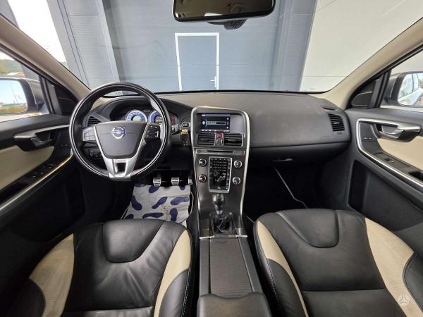 Volvo XC60 2012 in Vilnius on AUTOMOTO.COM.LV Grey Volvo XC60 2012 in Vilnius, with an engine capacity of 2.40 L and mileage of 255 thousand km for 9700 €, photo 10 on AUTOMOTO.COM.LV