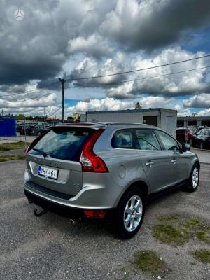 Grey Volvo XC60 2012 in Kaunas, with an engine capacity of 2.40 L and mileage of 297 thousand km for 7600 €, photo 3 on AUTOMOTO.COM.LV