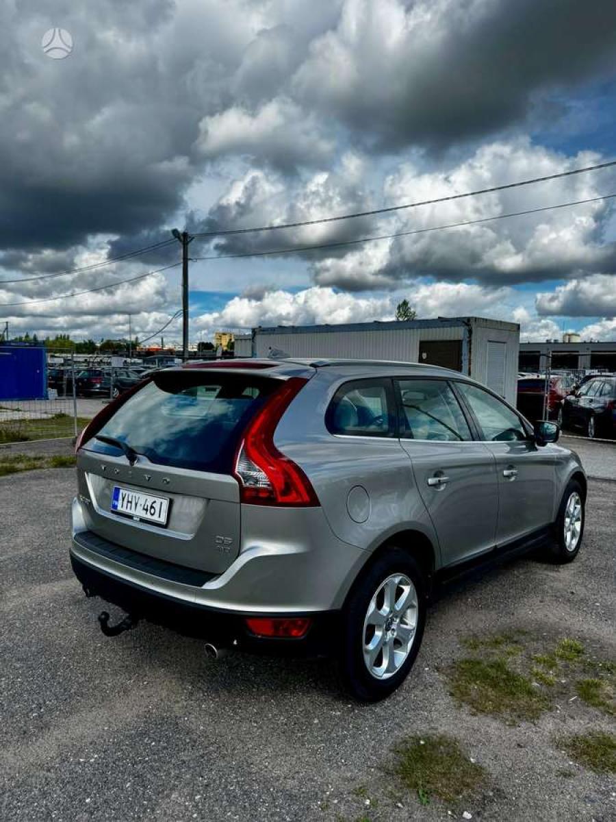 Grey Volvo XC60 2012 in Kaunas, with an engine capacity of 2.40 L and mileage of 297 thousand km for 7600 €, photo 3 on AUTOMOTO.COM.LV