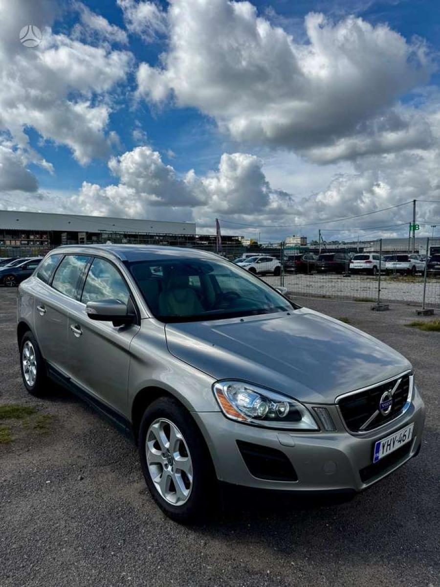 Grey Volvo XC60 2012 in Kaunas, with an engine capacity of 2.40 L and mileage of 297 thousand km for 7600 €, photo 4 on AUTOMOTO.COM.LV