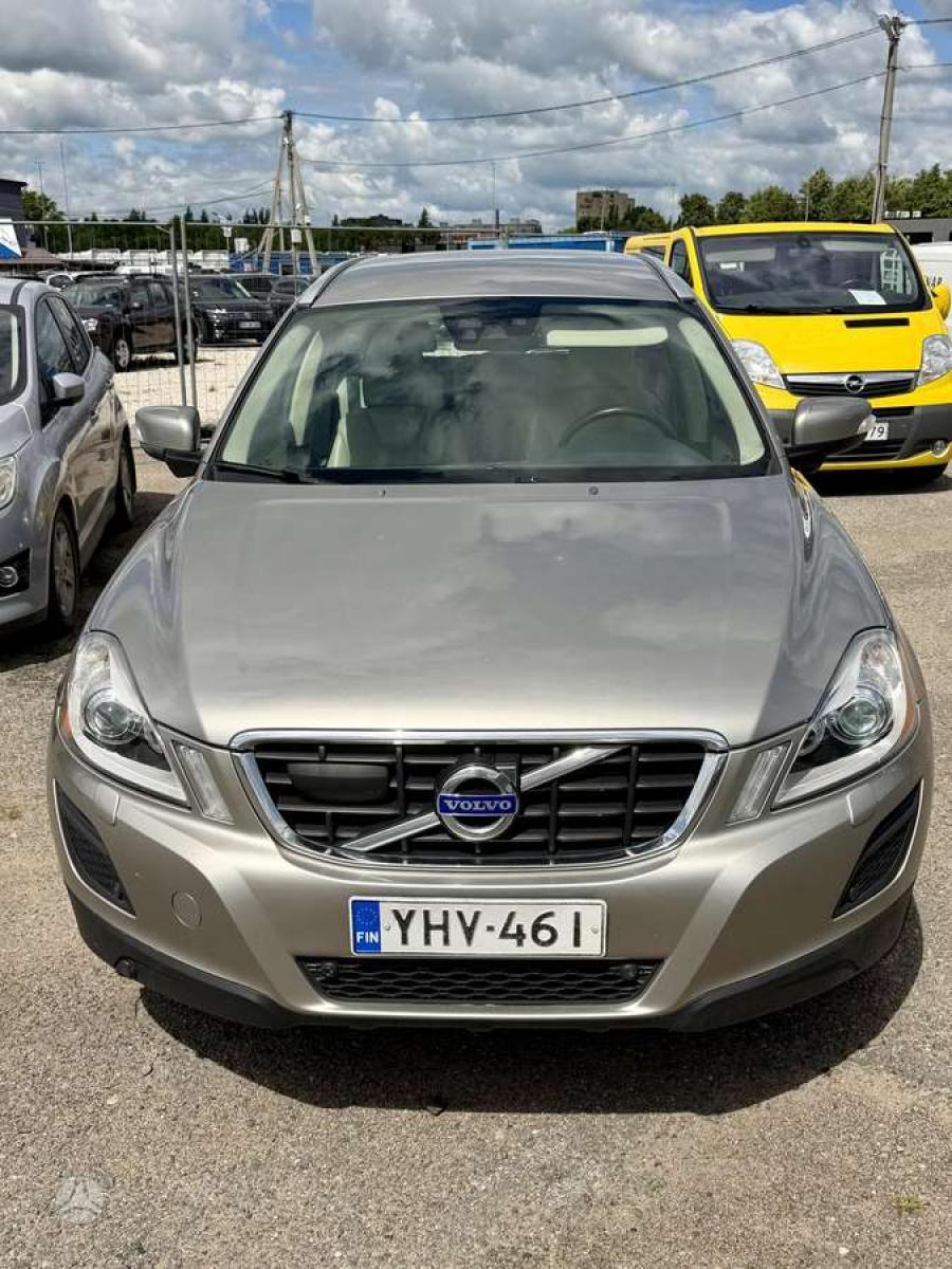 Grey Volvo XC60 2012 in Kaunas, with an engine capacity of 2.40 L and mileage of 297 thousand km for 7600 €, photo 6 on AUTOMOTO.COM.LV
