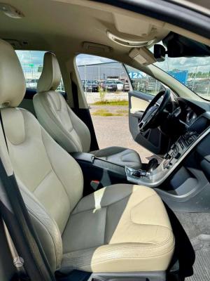 Grey Volvo XC60 2012 in Kaunas, with an engine capacity of 2.40 L and mileage of 297 thousand km for 7600 €, photo 13 on AUTOMOTO.COM.LV